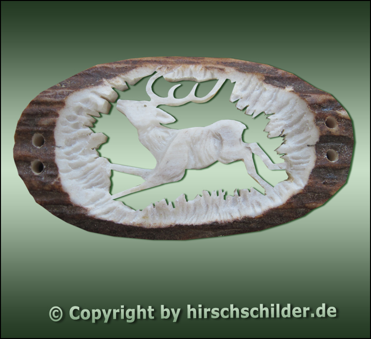 Hirschschilder der JSP. Jedes geschnitzte Hirschild ein Unikat.